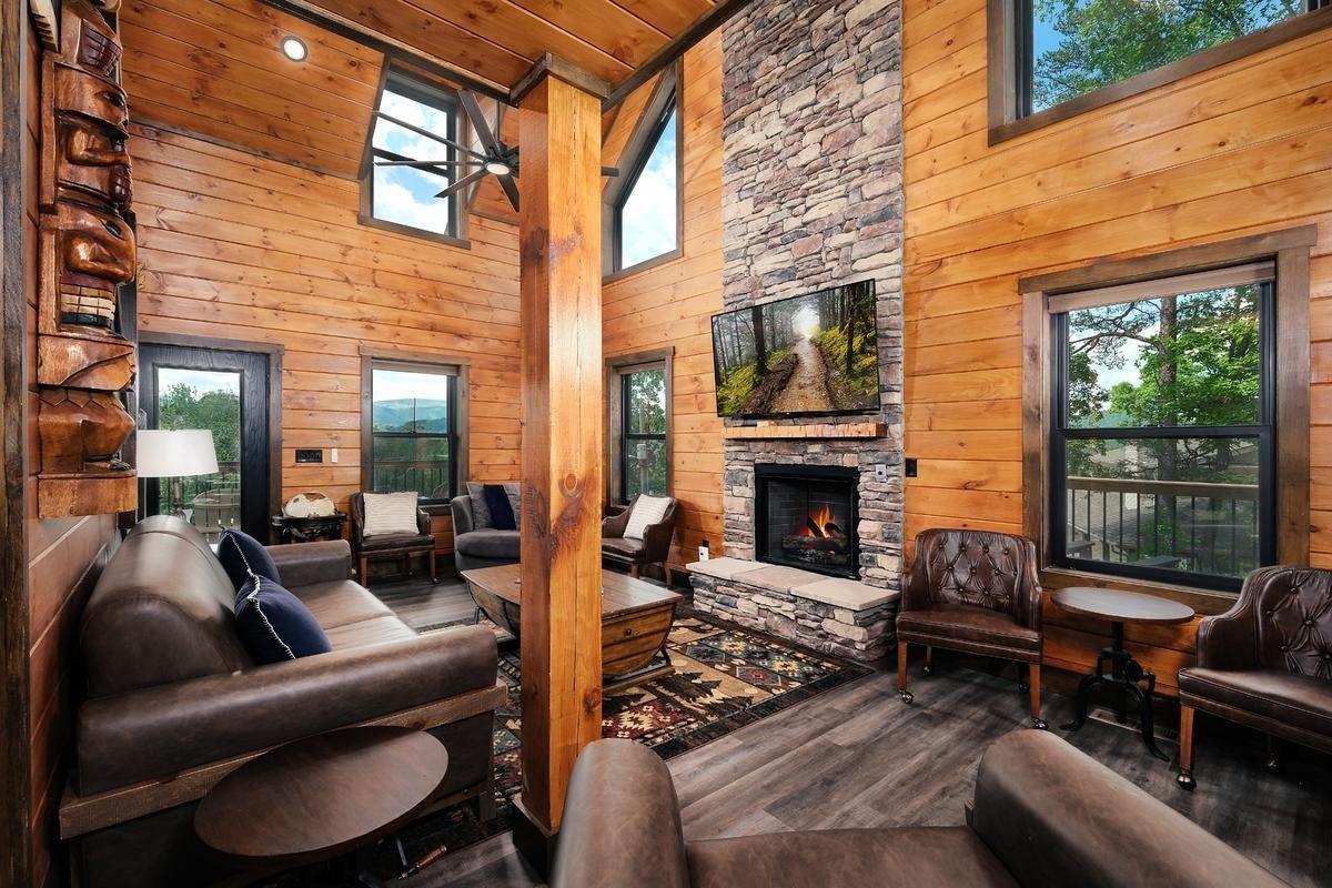Elevated Cabin Vacations - Colonial Properties